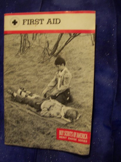 Boy Scouts of America - Merit Badge Series - First Aid Book
