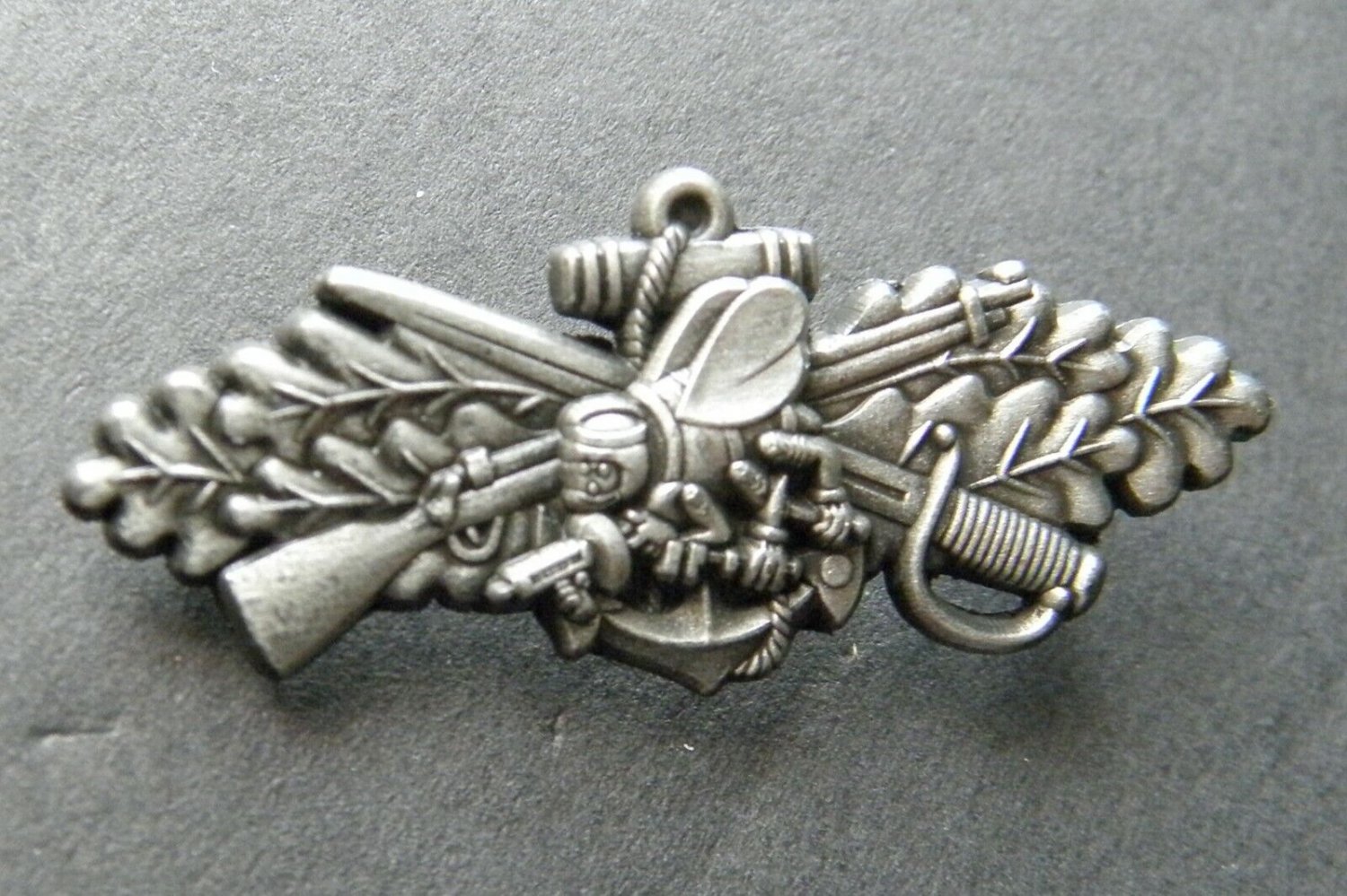 SEABEES COMBAT WARFARE SCW PEWTER USN NAVY MINI LAPEL PIN BADGE 1.5 INCHES