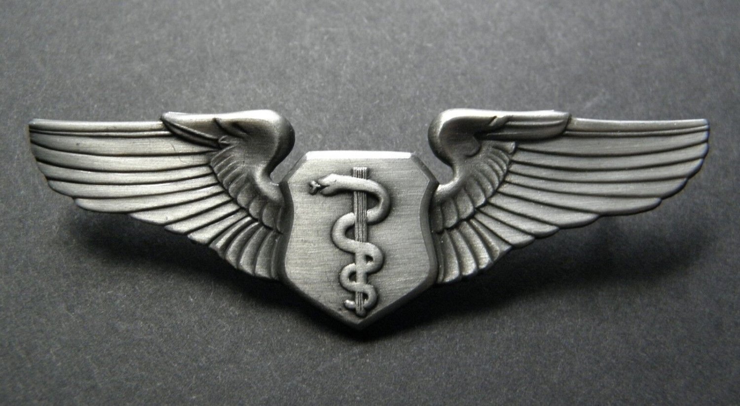 USAF AIR FORCE LARGE FLIGHT SURGEON BASIC WINGS LAPEL PIN BADGE 3 INCHES