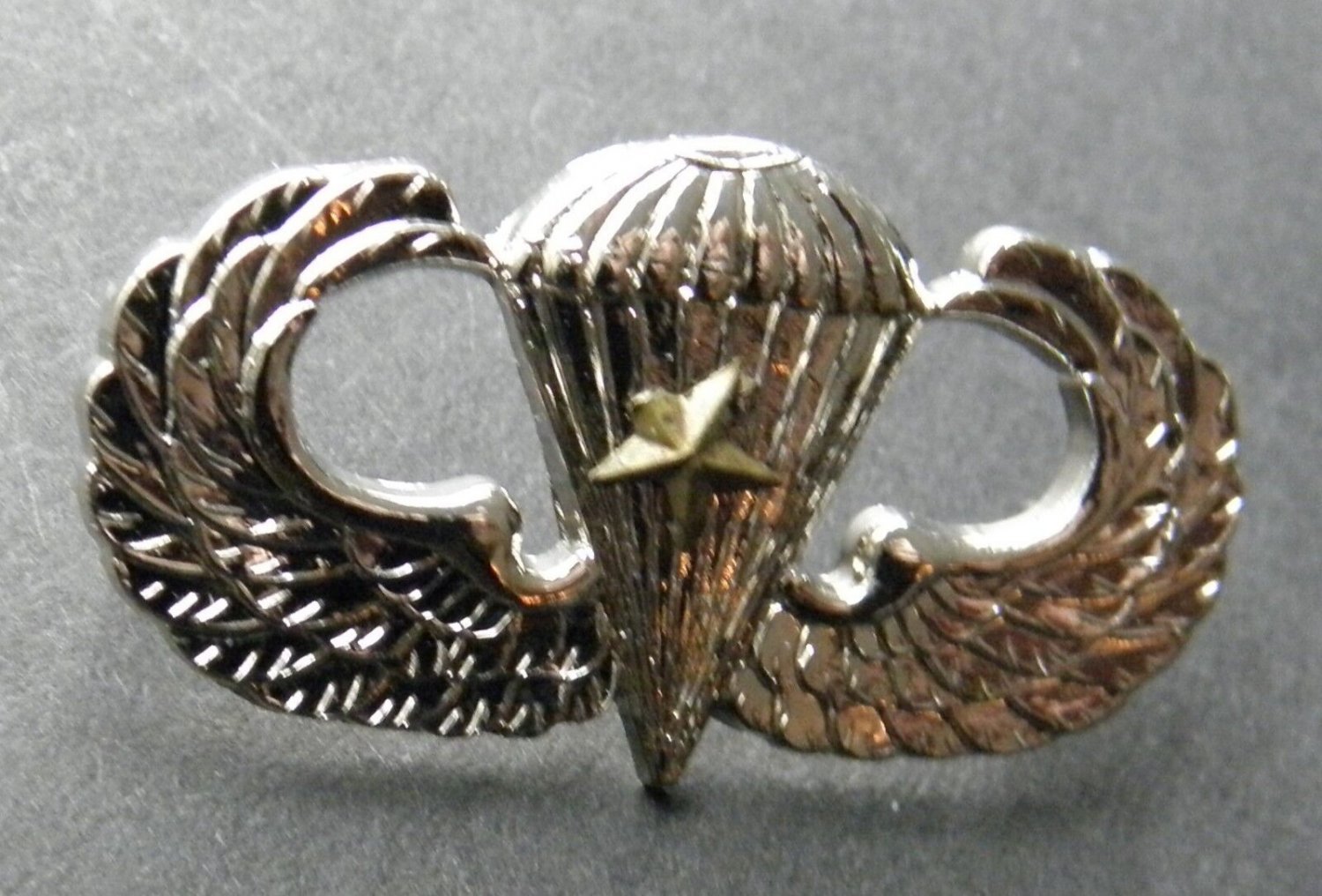 US ARMY PARATROOPER COMBAT WINGS LAPEL PIN BADGE 1.5 INCHES
