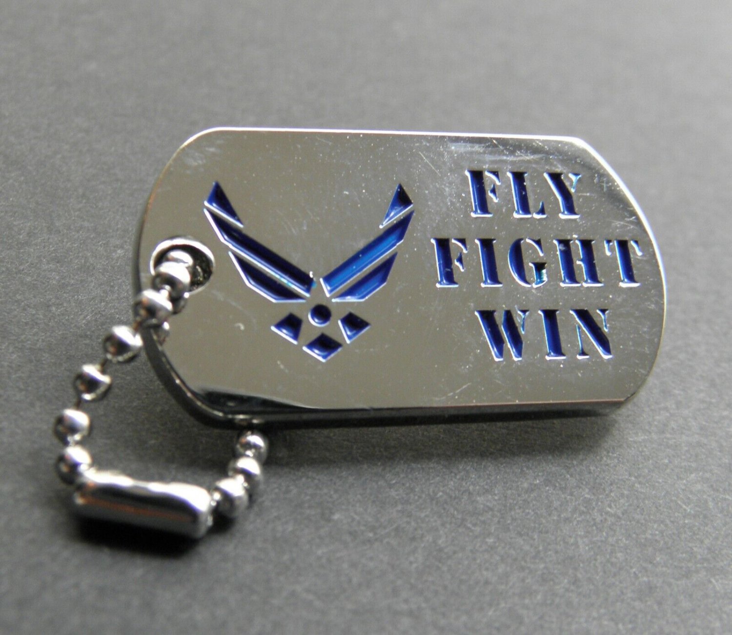 USAF US AIR FORCE DOG TAG FLY FIGHT WIN LAPEL PIN BADGE 1.25 INCHES