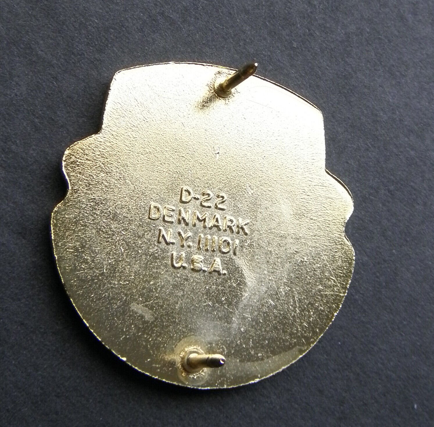 Army 138th Air Defense Artillery Crest Lapel Pin Badge 1.1 inches