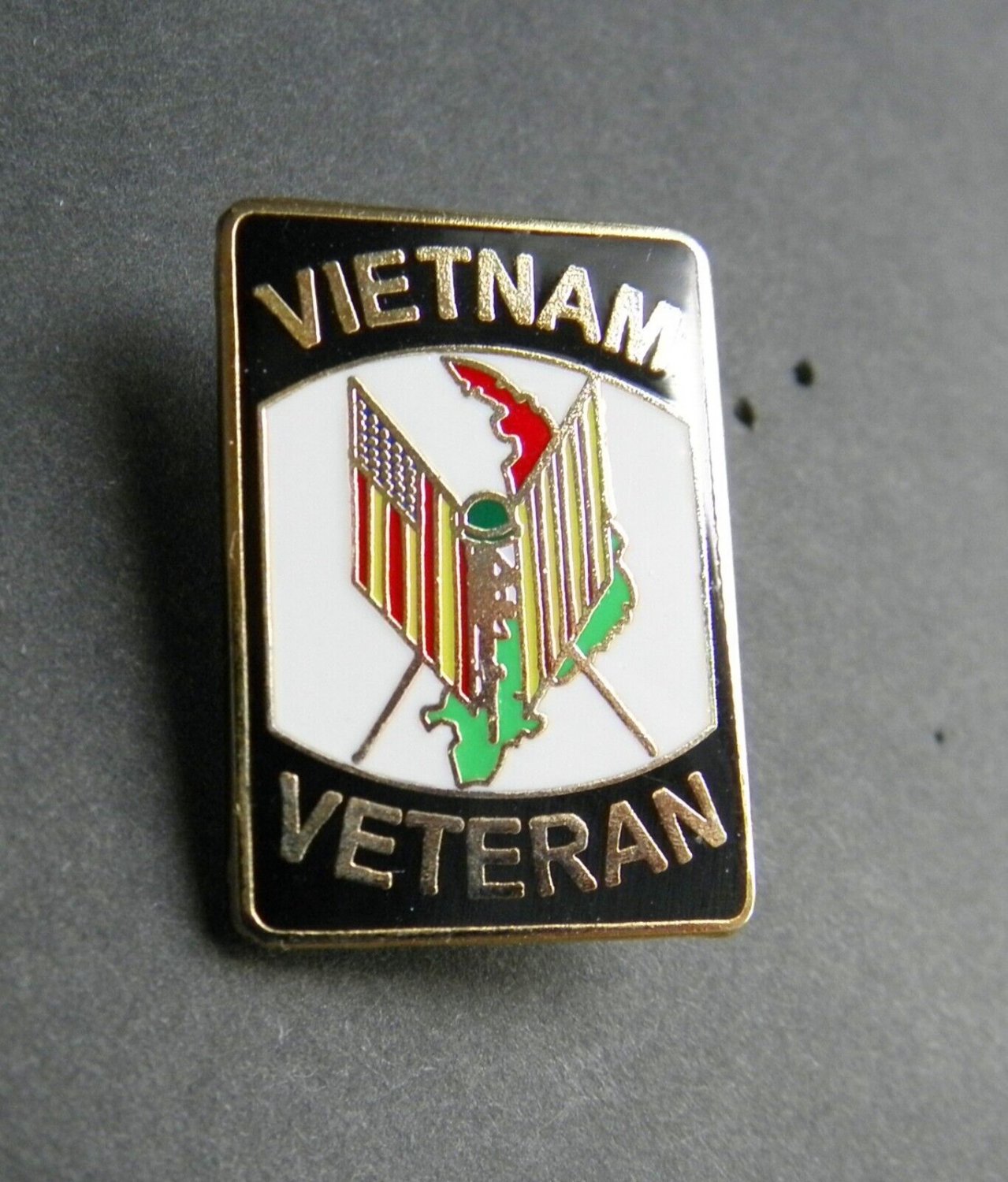 VIETNAM VET VETERAN USA FLAG RECTANGLE LAPEL HAT PIN BADGE 3/4 x 1 INCH