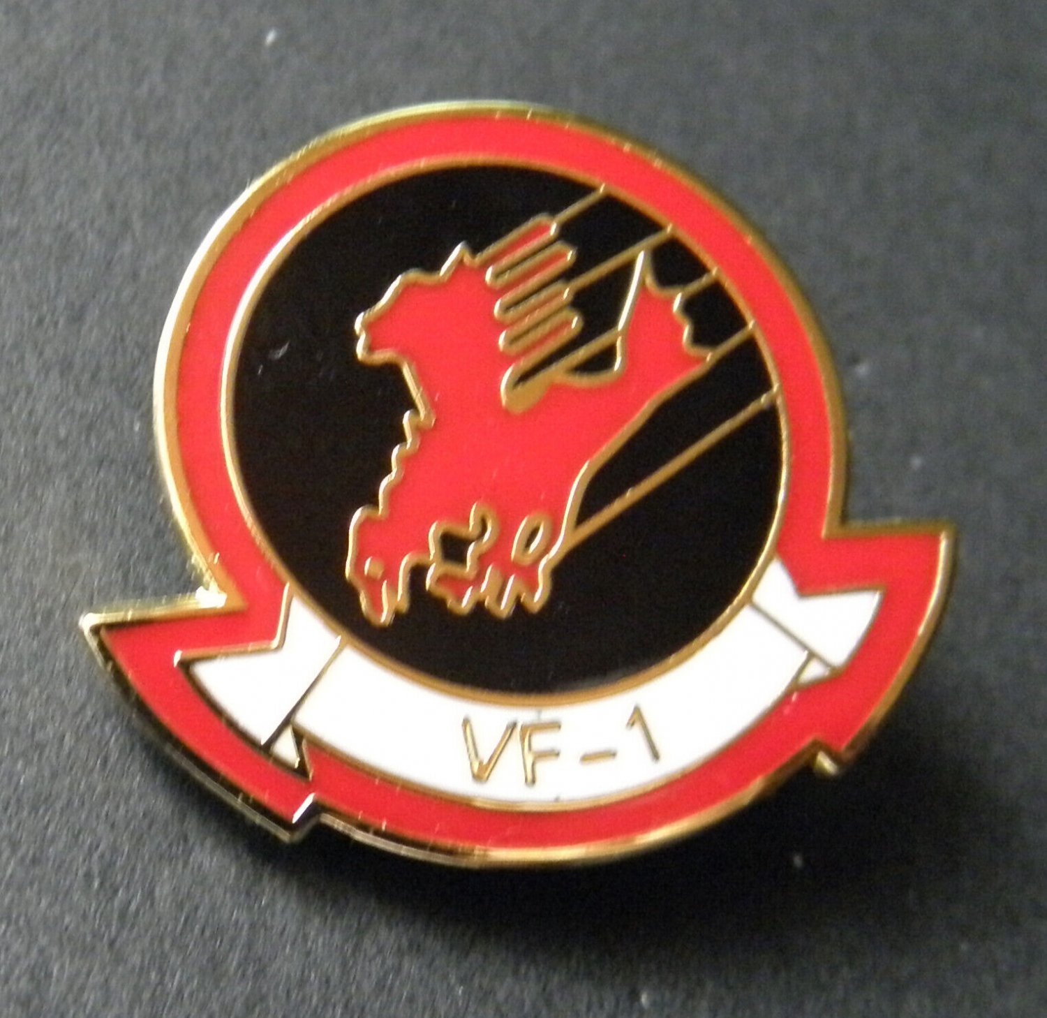 NAVY VF-1 WOLFPACK FIGHTER SQUADRON LAPEL PIN BADGE 1 INCH