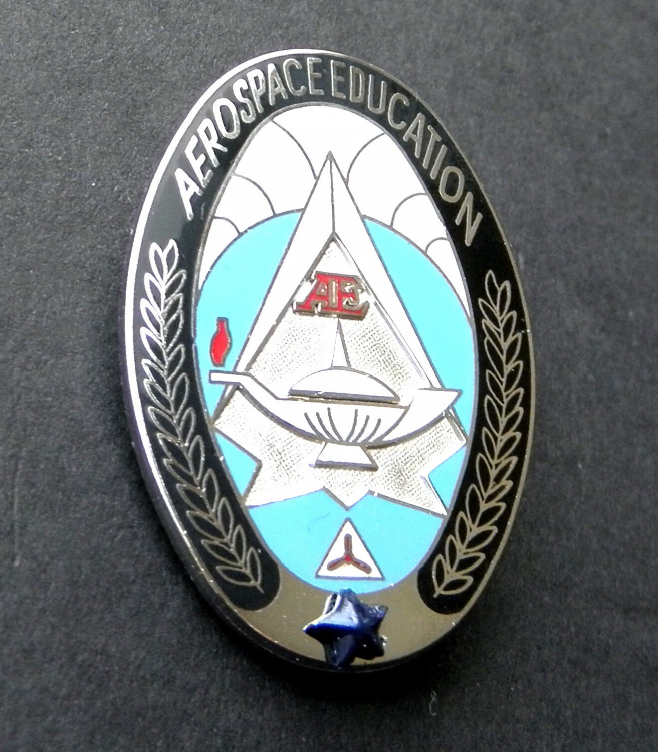 CIVIL AIR PATROL AEROSPACE EDUCATION CREST LAPEL PIN BADGE 1.5 X 1 INCHES