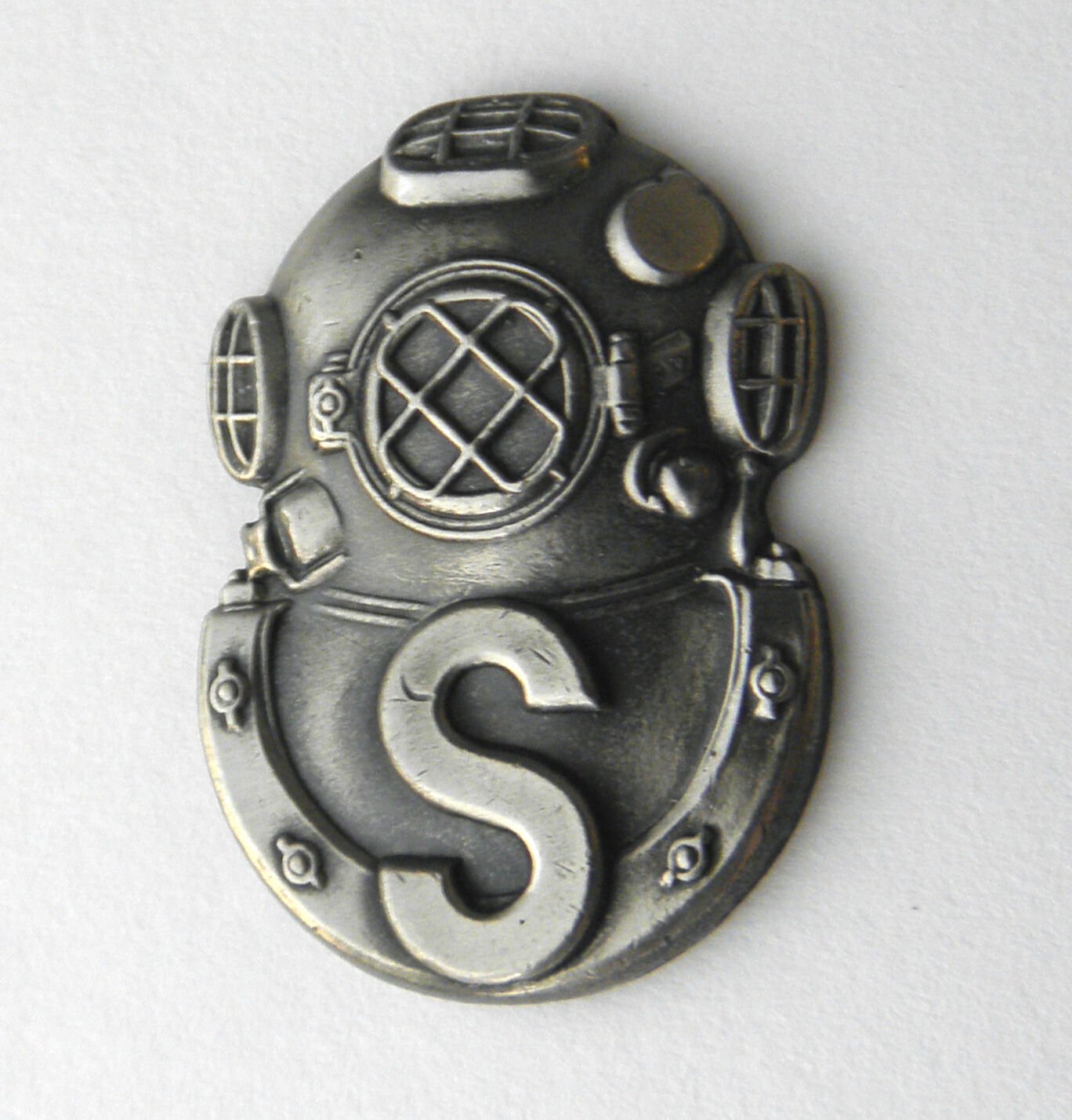 DIVE SALVAGE US ARMY DIVER HELMET PEWTER ZINC LOGO PIN BADGE 1 INCH