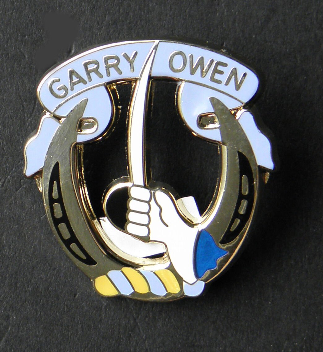 GARRY OWEN 7TH CAVALRY REGIMENT LAPEL PIN BADGE 1 INCH