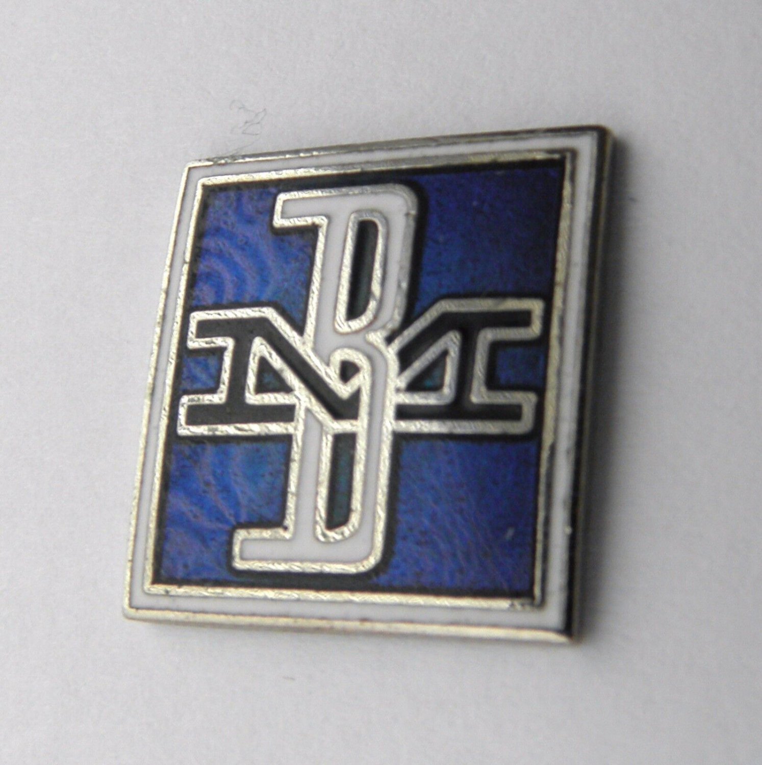 BOSTON & MAINE RAILWAY US RAILROAD LAPEL PIN BADGE 1 INCH