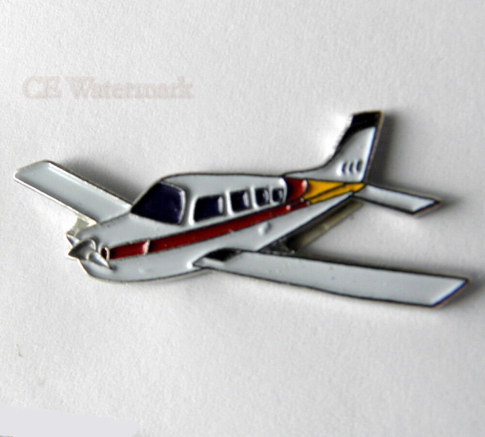 BEECHCRAFT B-55 CLASSIC AIRCRAFT PLANE PIN BADGE 1 INCH