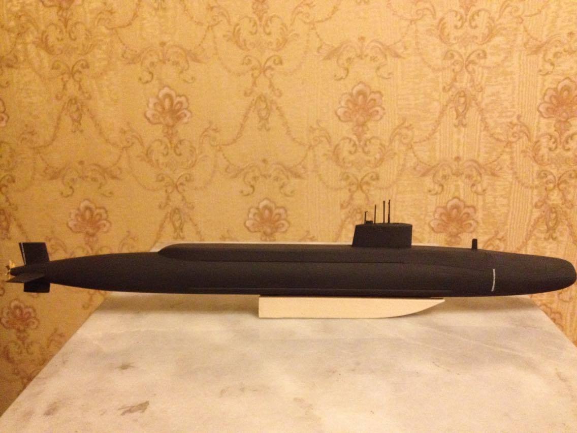 1:350 Great Britain Resolution class submarine complete model