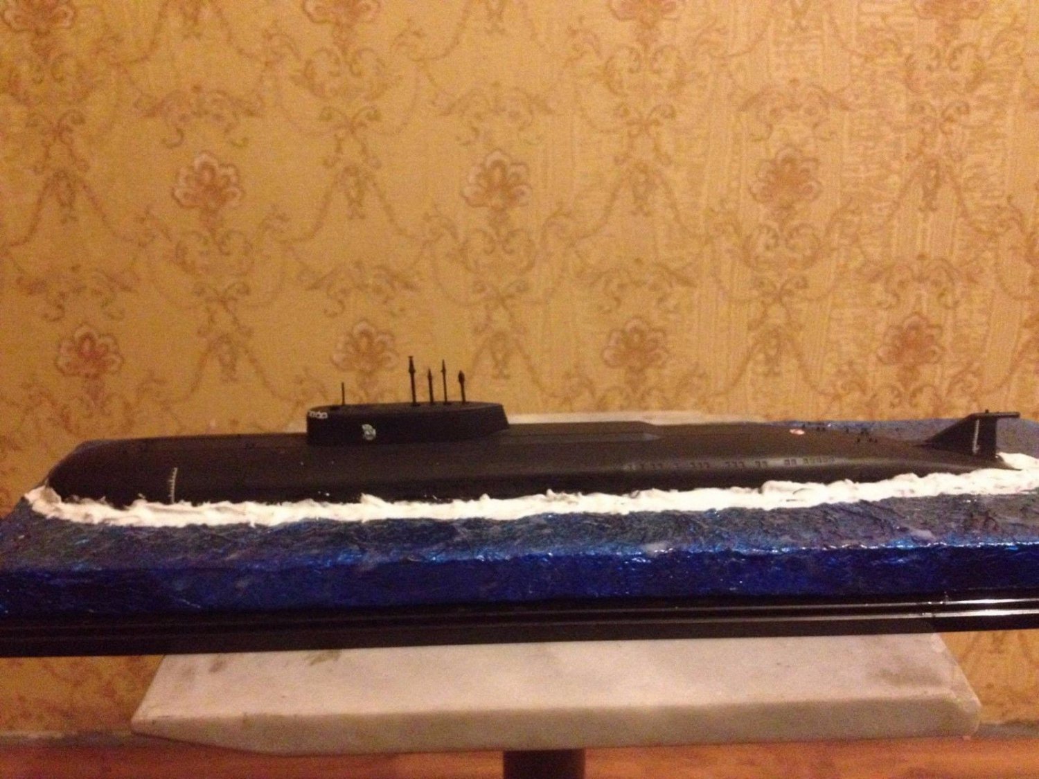 1:350 Russian Kursk Oscar class submarine complete model with diorama