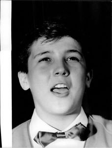 Robertino Loreti posing. - 8x10 photo