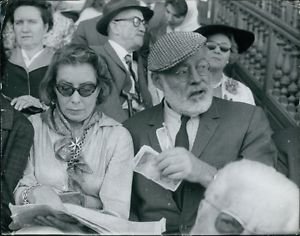 Ernest Hemingway with woman. - 8x10 photo