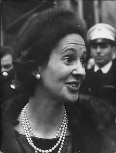 Portrait of Queen Fabiola. - 8x10 photo