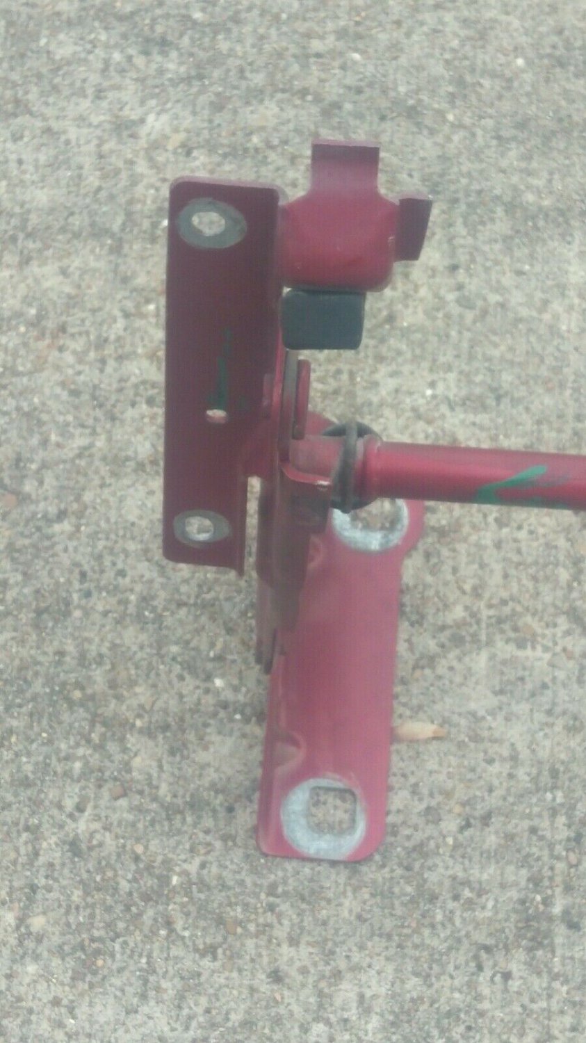 1990 BUICK LESABRE SEDAN HOOD HINGES ASSEMBLY