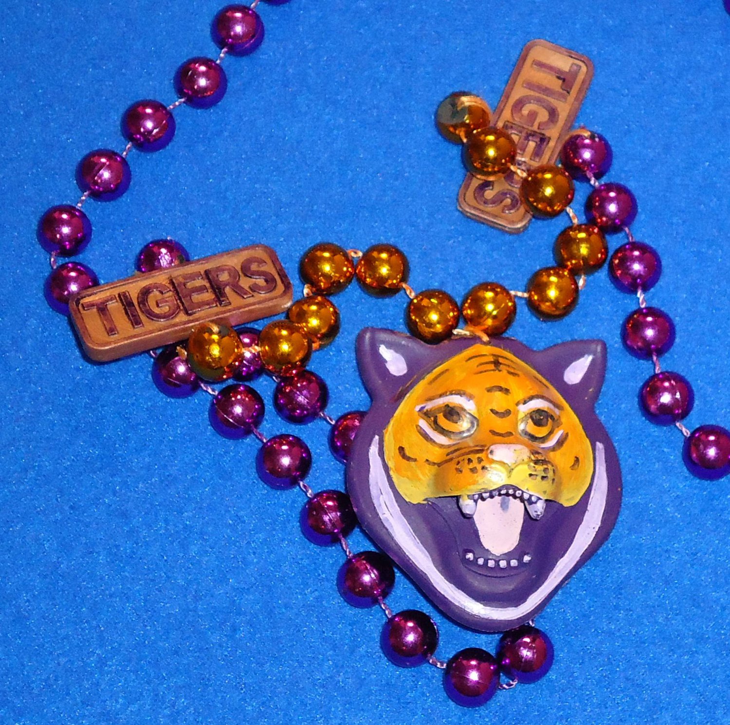 LSU TIGERS NEW ORLEANS MARDI GRAS BEAD GEAUX TIGERS PURPLE GOLD ...