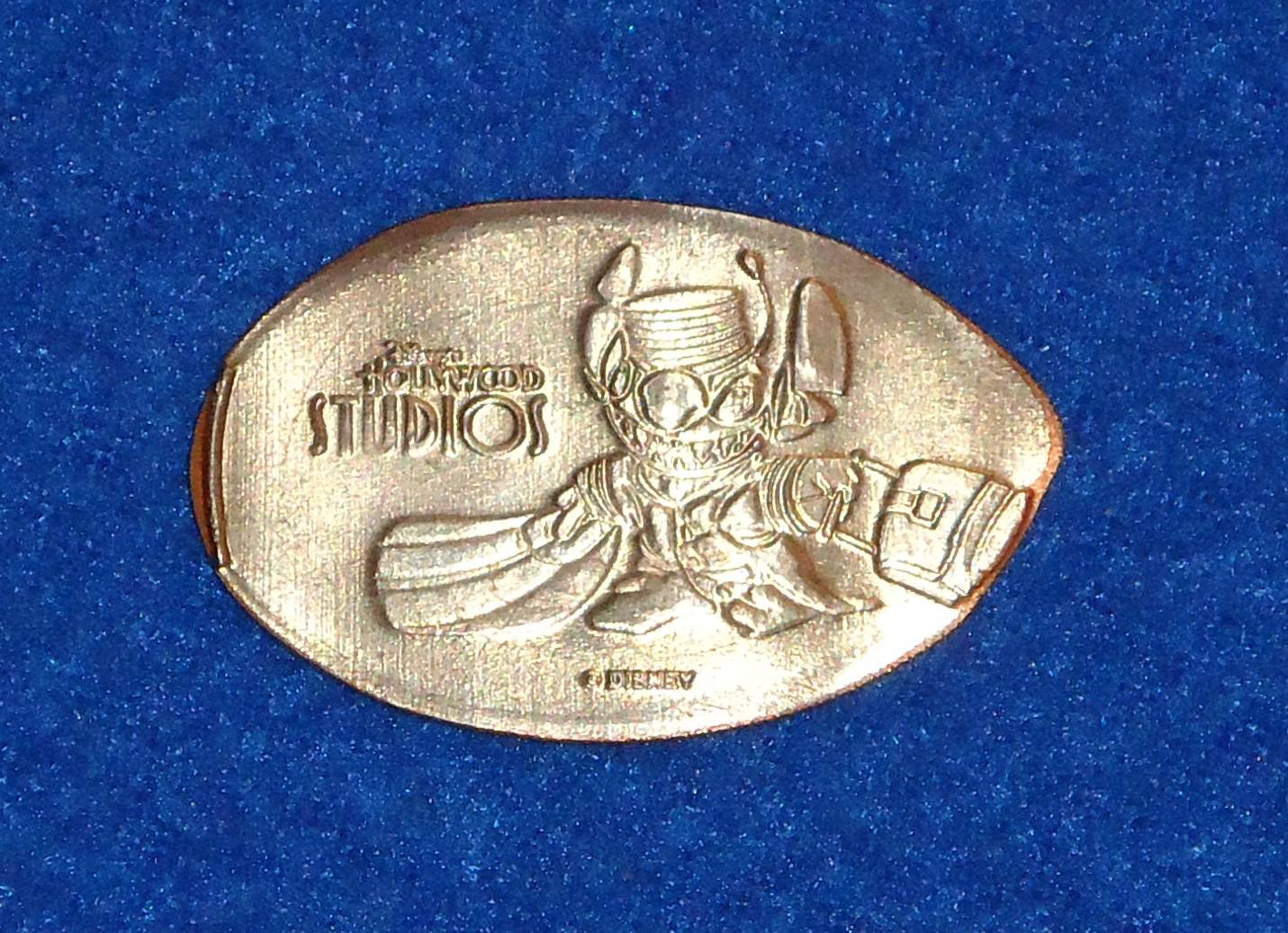 BRAND NEW DYNAMIC WALT DISNEY HOLLYWOOD STUDIOS BELLHOP STITCH SOUVENIR ...