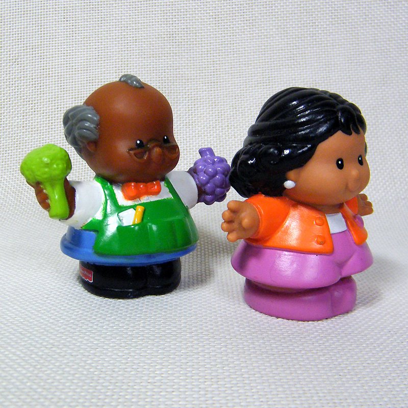 Fisher Price Little People SAM the Shopkeeper & MOMMY Discovery Village