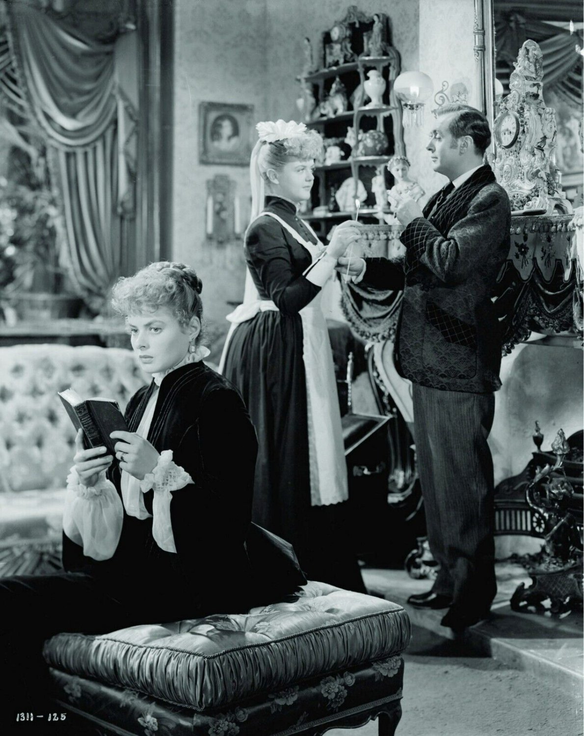 BEAUTIFUL ANGELA LANSBURY GASLIGHT 8X10 Glossy Photo