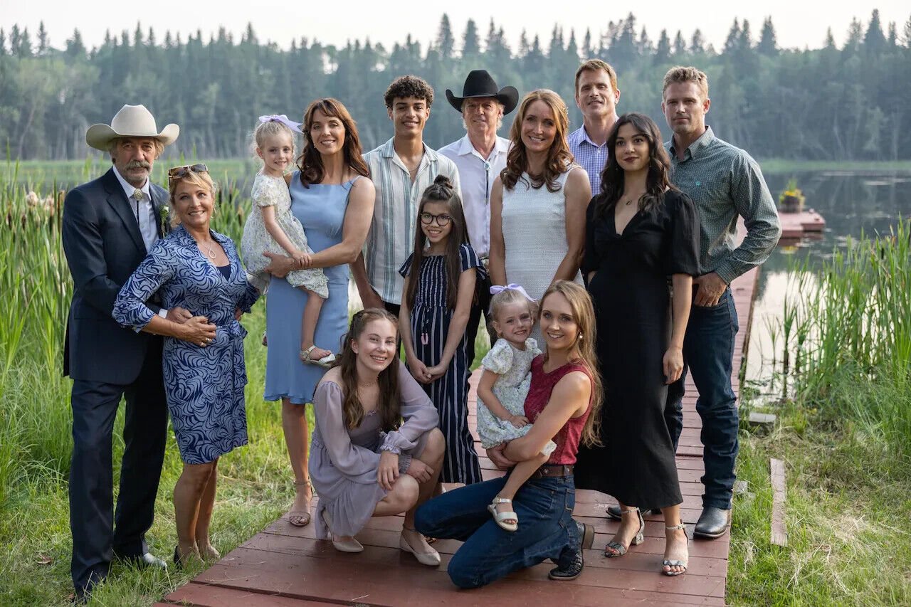 HEARTLAND CAST 8X10 Glossy Photo