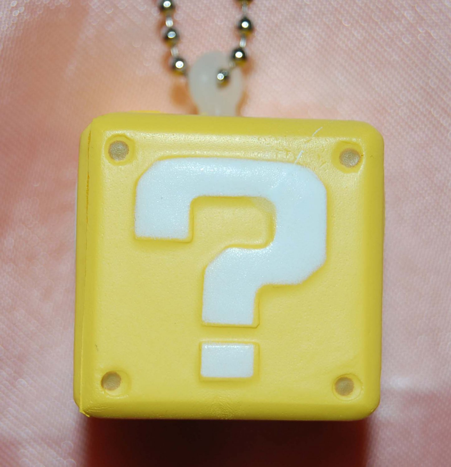 2007 Nintendo Mario Bros Question Mark Yellow Coin Block Vinyl Key Chain