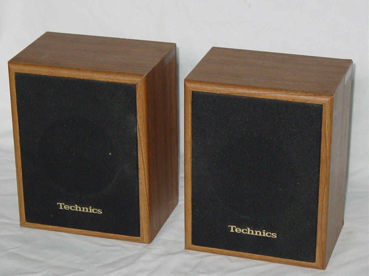 Technics Sb S15 Surround Speaker System Pair W Simulated Wooden Cabinet