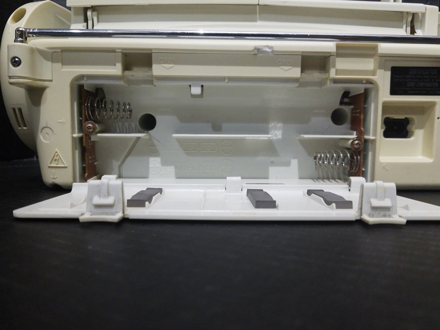 Sony CFD-V17 CD Radio Cassette Boombox w/ Power Cord Loud Mega Bass ...