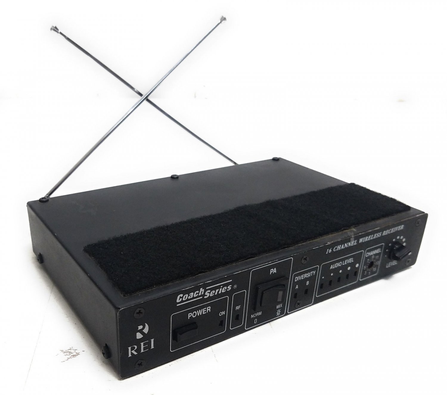 REI Coach Series 16 Channel Wireless Receiver for Microphone - 700862