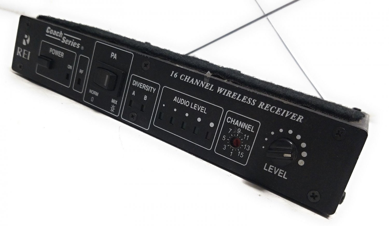 REI Coach Series 16 Channel Wireless Receiver for Microphone - 700862