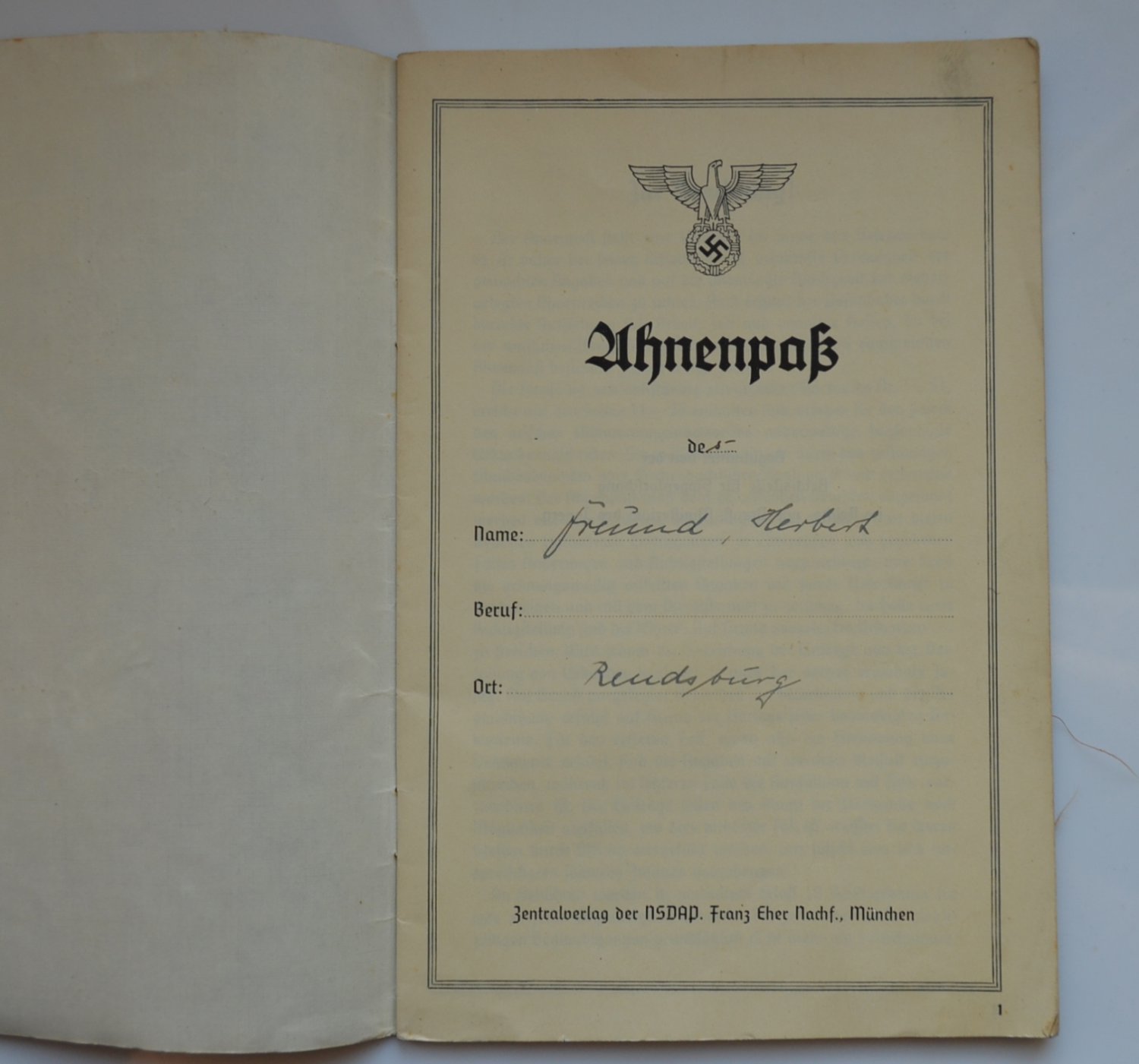WWII ORIGINAL GERMAN DOCUMENT AHNENPASS