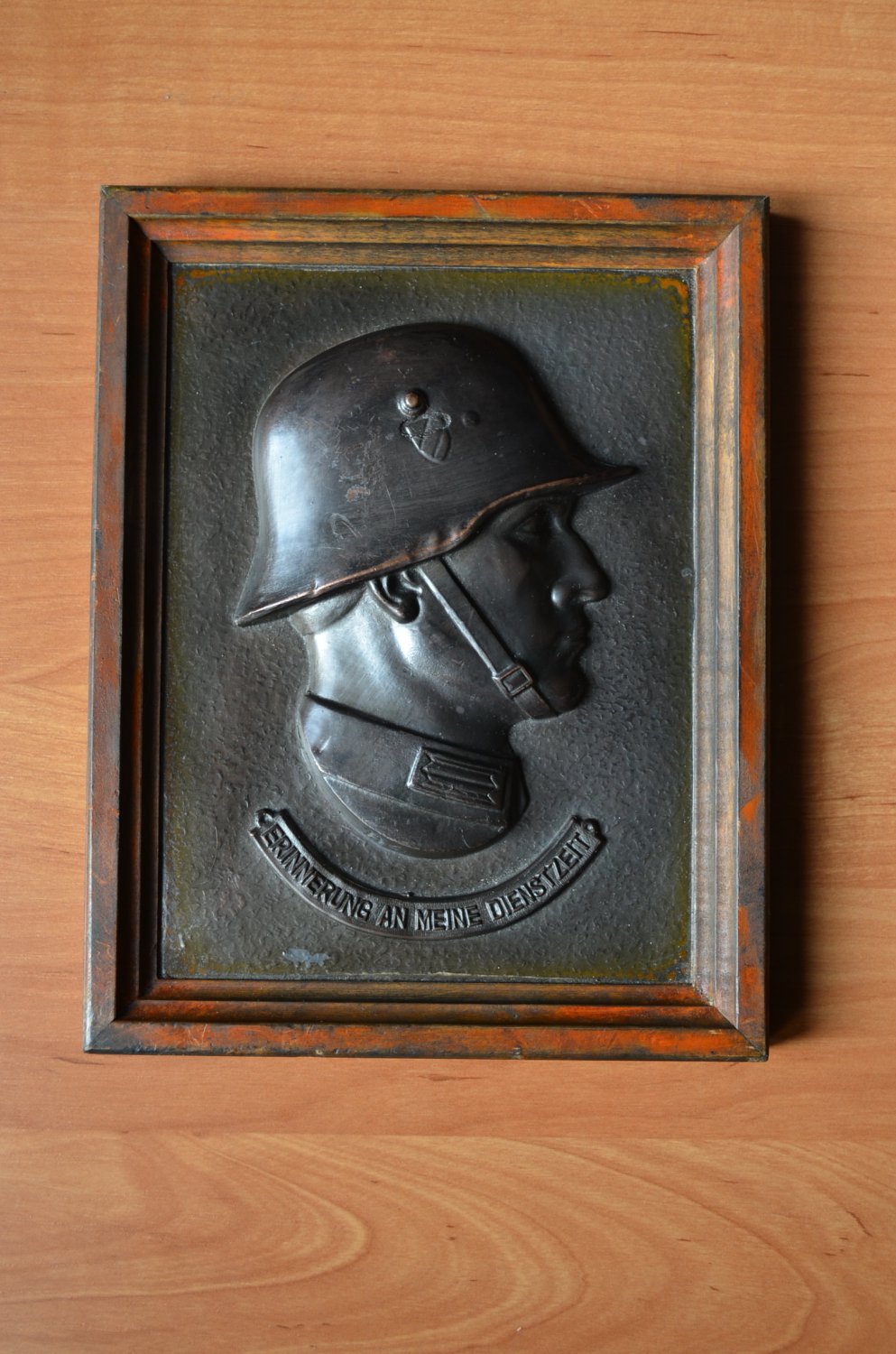 WWII THE BRONZE PLAQUE OF GERMAN SOLDIER