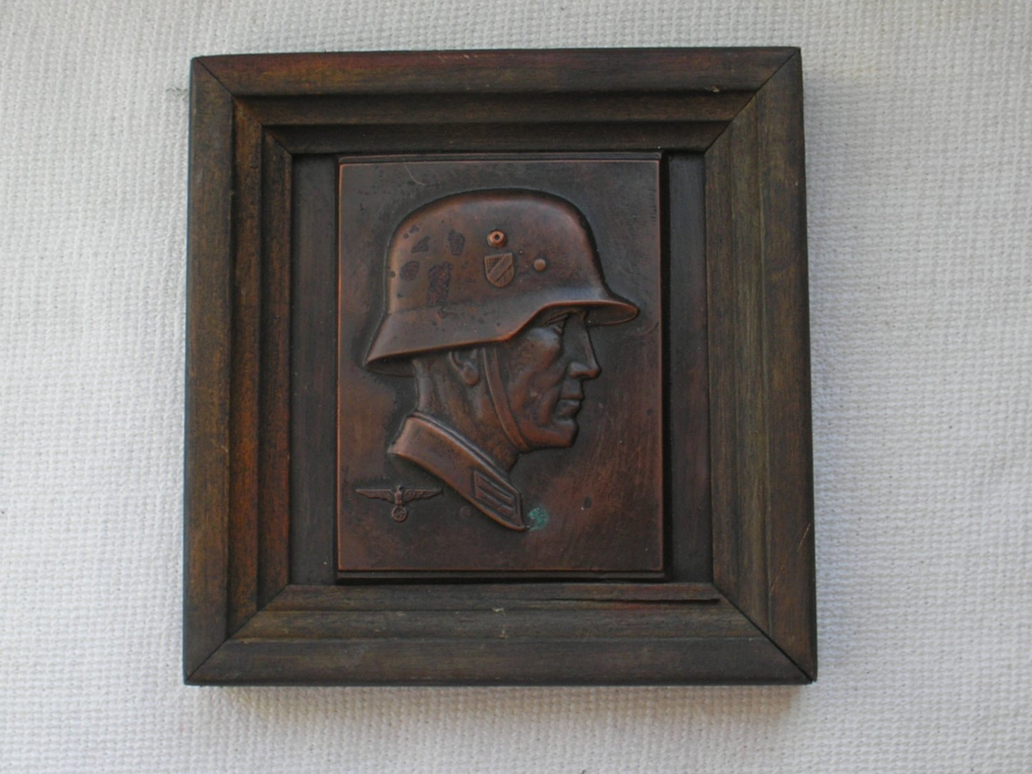 WWII THE BRONZE PLAQUE OF GERMAN SOLDIER