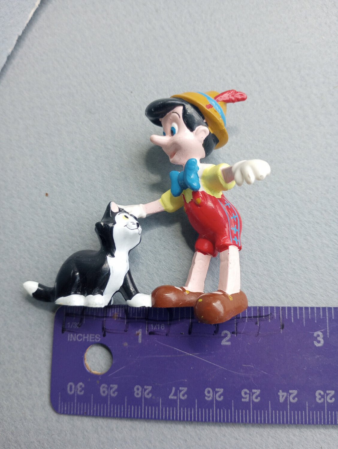 Applause Disney Pinocchio Standing Petting Figaro 2.5"
