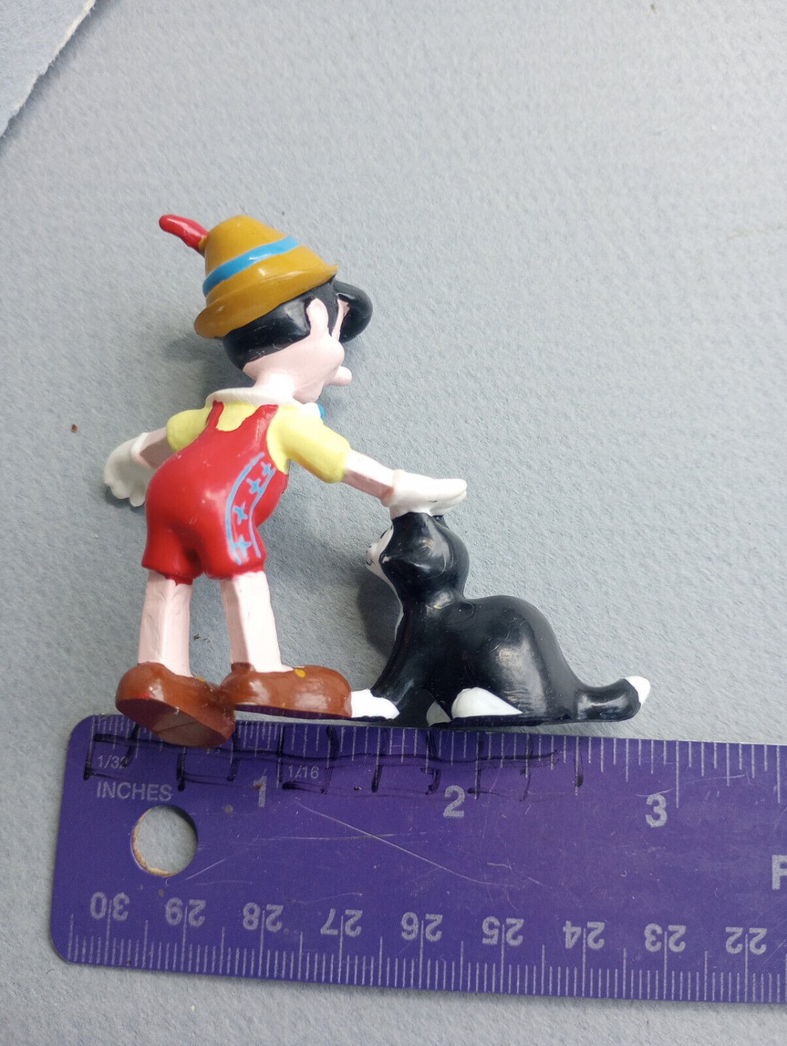 Applause Disney Pinocchio Standing Petting Figaro 2.5"