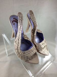 IRREGULAR CHOICE GOLD SWIRL DESIGN SLING BACK HEELS SIZE 40.5