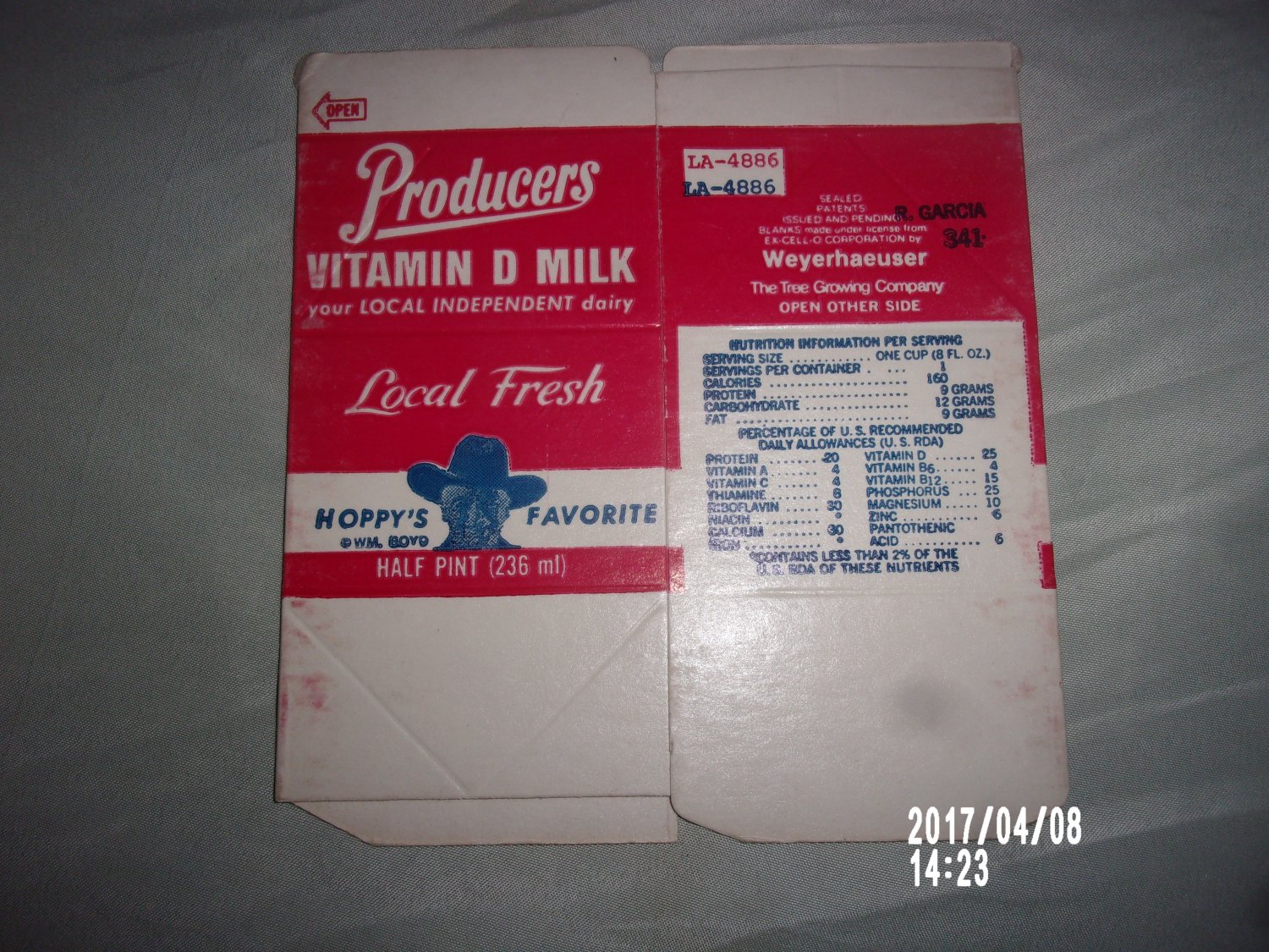 VINTAGE HOPALONG CASSIDY HOPPY'S FAVORITE PAPER MILK CONTAINER