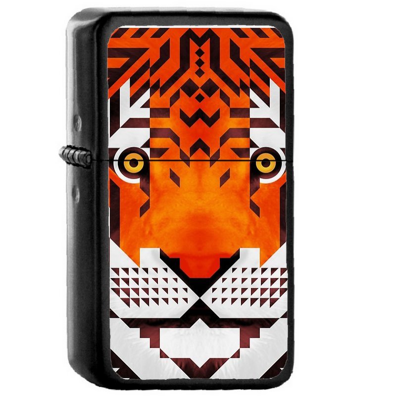 Triangle Tiger - Oil Windproof Flip Top Black Lighters Briquet Encendedor