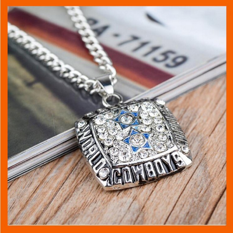 1977 DALLAS COWBOY AMERICA FOOTBALL CHAMPIONSHIP NECKLACE