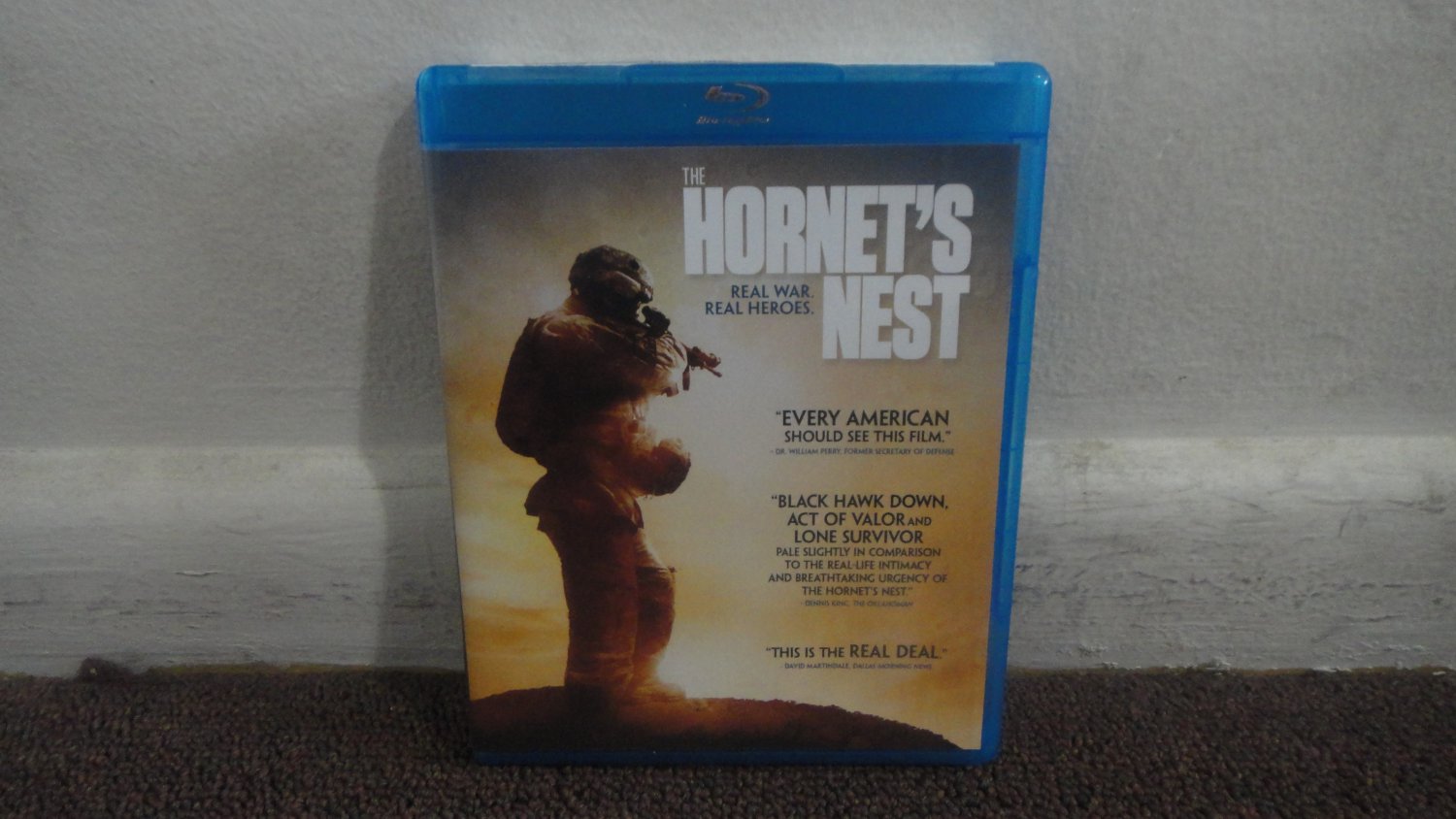 THE HORNET'S NEST - BLU-RAY(ONLY), Josh Solovy. LOOK!!!