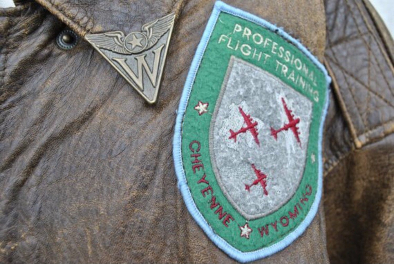 Vintage Mens Bomber Flight Jacket Patches Small Distressed Leather ...