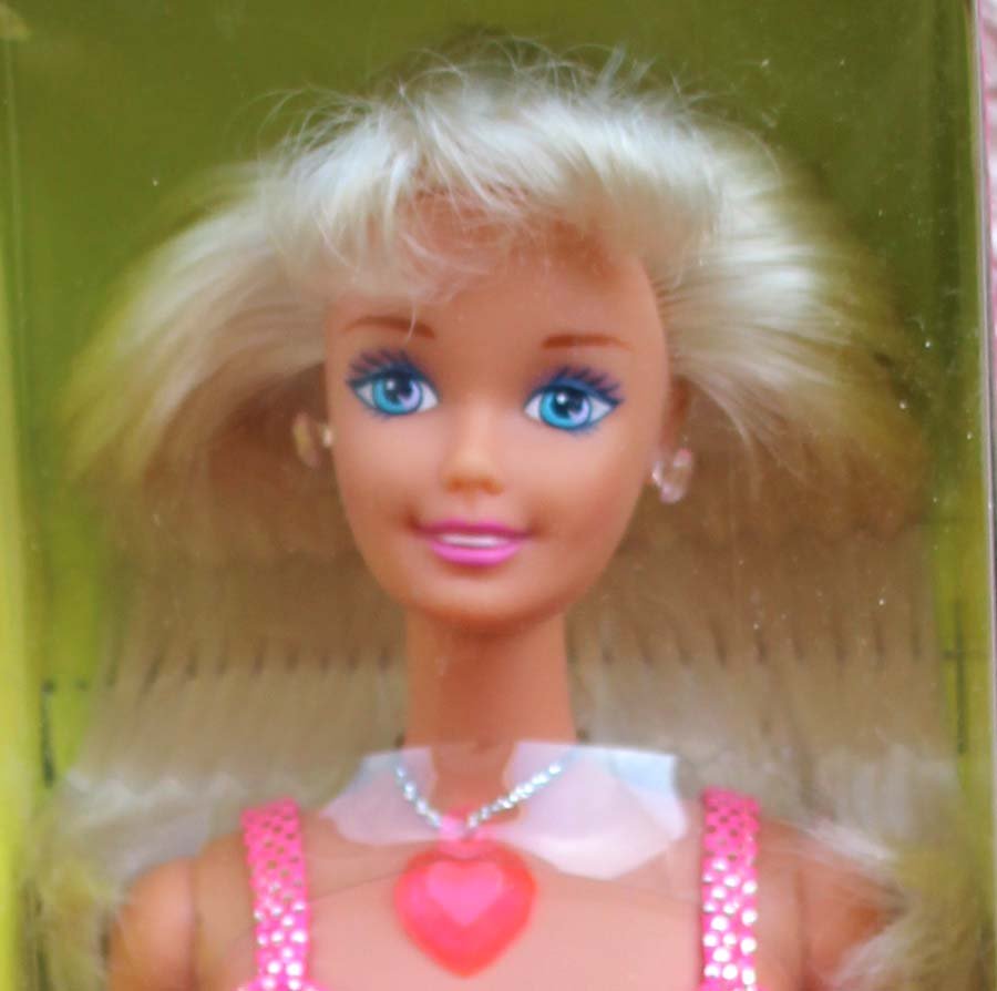 Mattel Sweetheart Barbie Doll 1997 Blonde Hair Factory Sealed