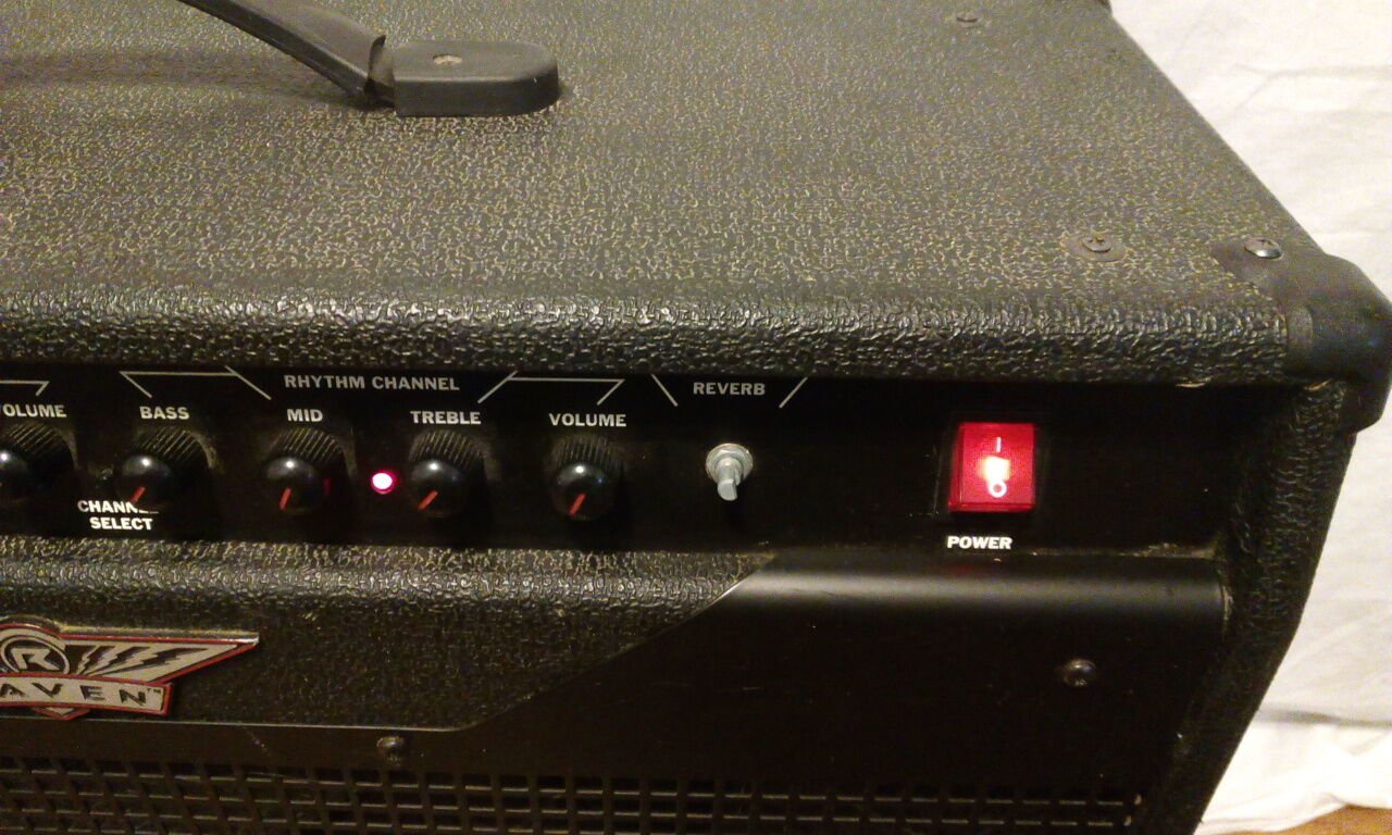 RAVEN RG100 WATT GUITAR AMPLIFIER.Pre-owned. Local pickup only.