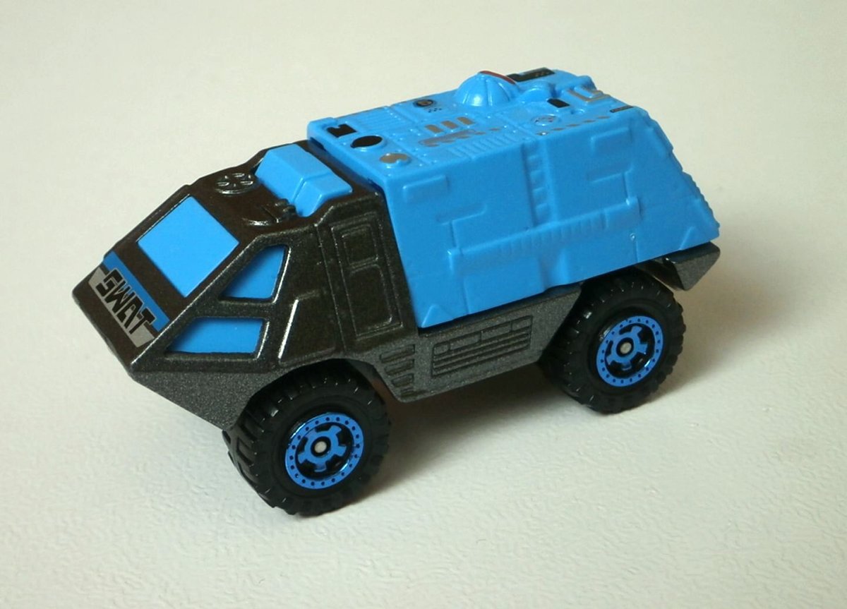2018 Matchbox #70 ARV-01 in Blue Mint on Card FHH79