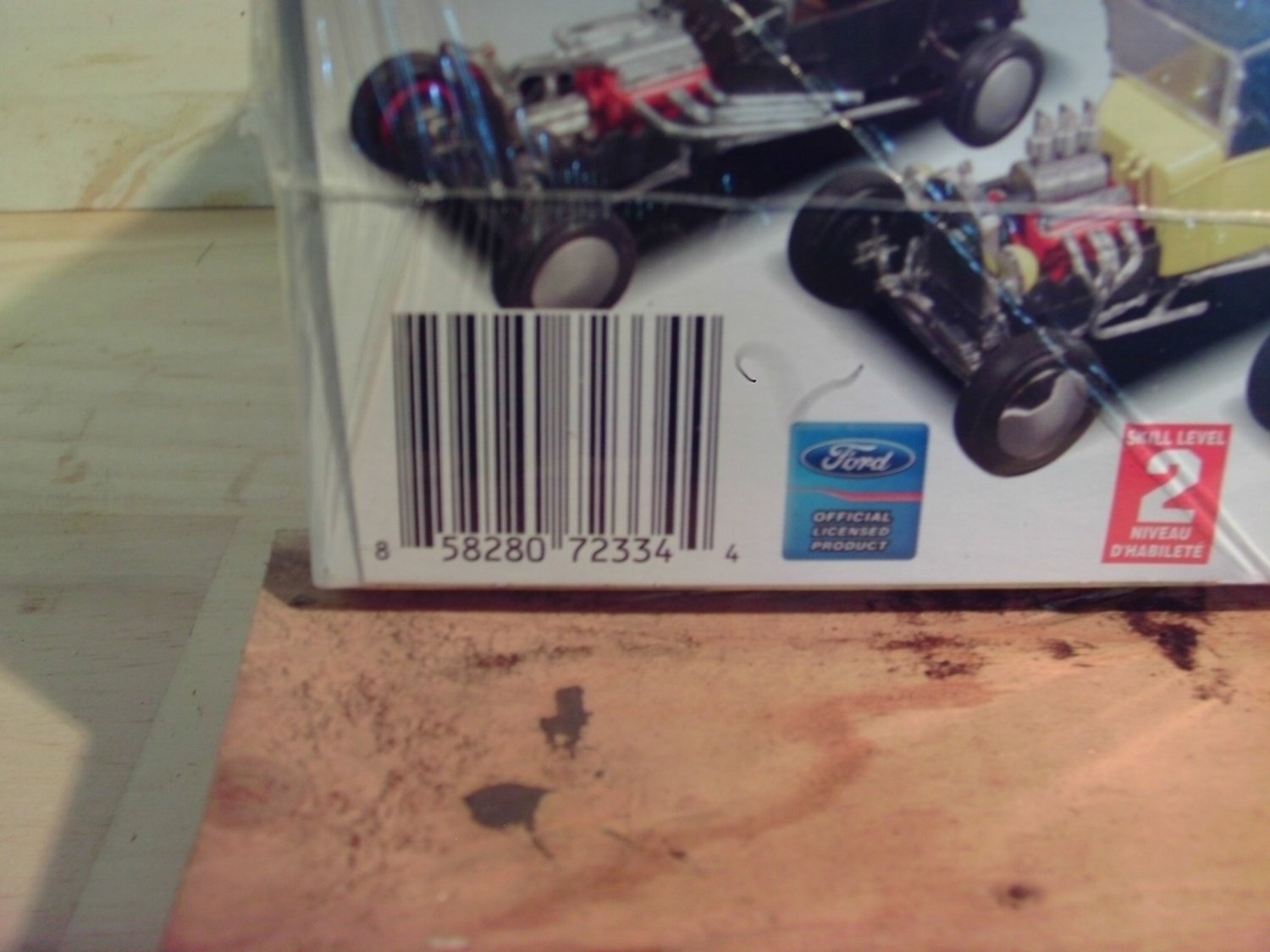 Lindberg Ford Model T Custom Pickup Model Kit in 1/24 scale - 72334