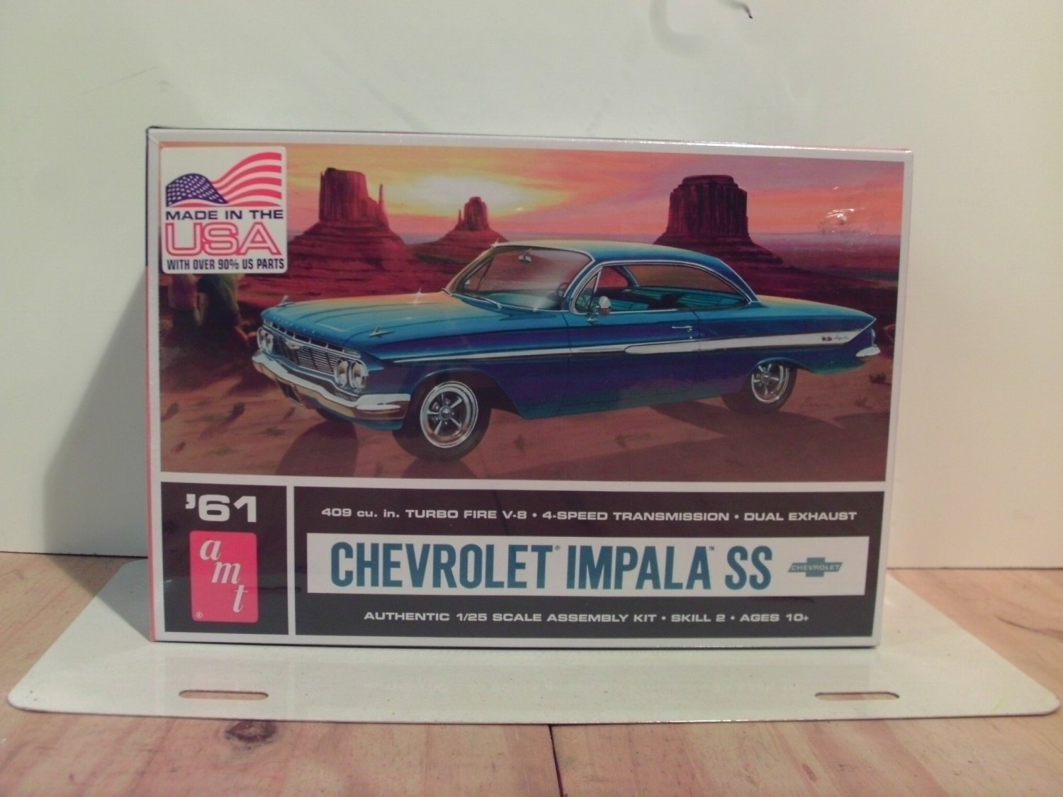 AMT 1961 Chevrolet Impala SS Model Kit Sealed in Box AMT1013