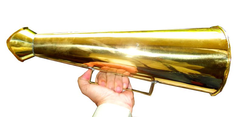 VINTAGE 1950s LARGE 45 cm WORKING SHIP'S HANDHELD MEGAPHONE IN SHEET BRASS.