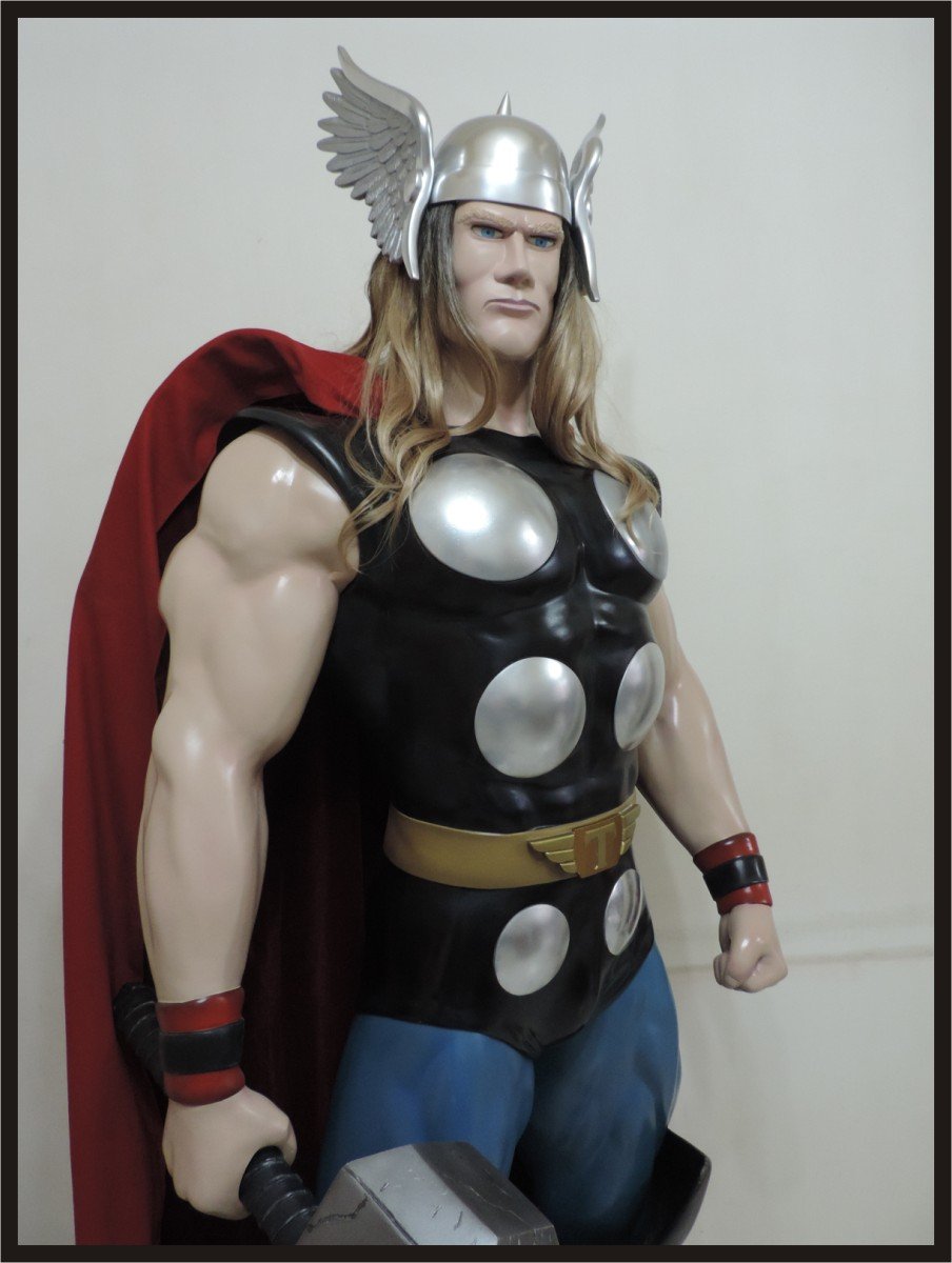 Custom Made Life Size Classic Thor Superhero Statue Prop