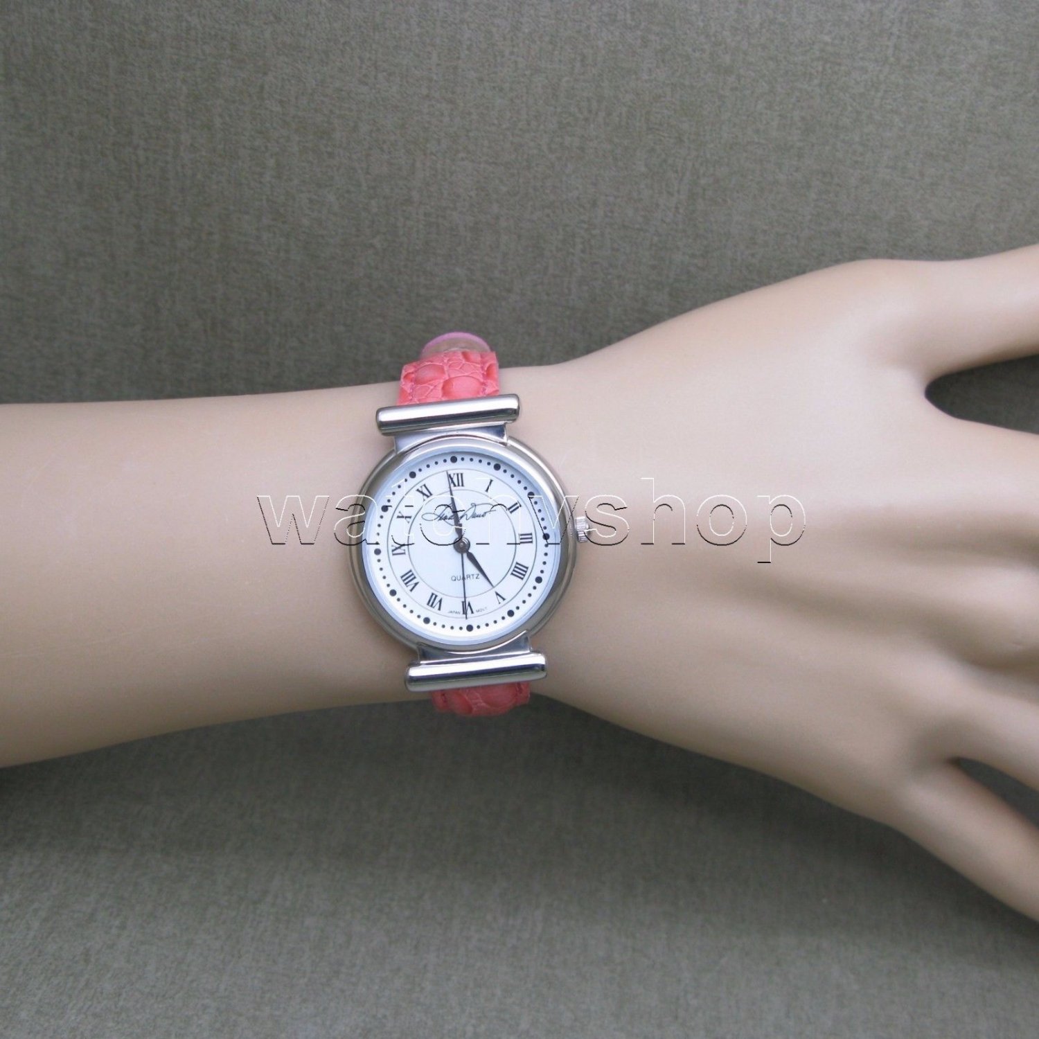 Linda Dano SILVER Women Watch Set with Matching Bangle Japan Movement WL26