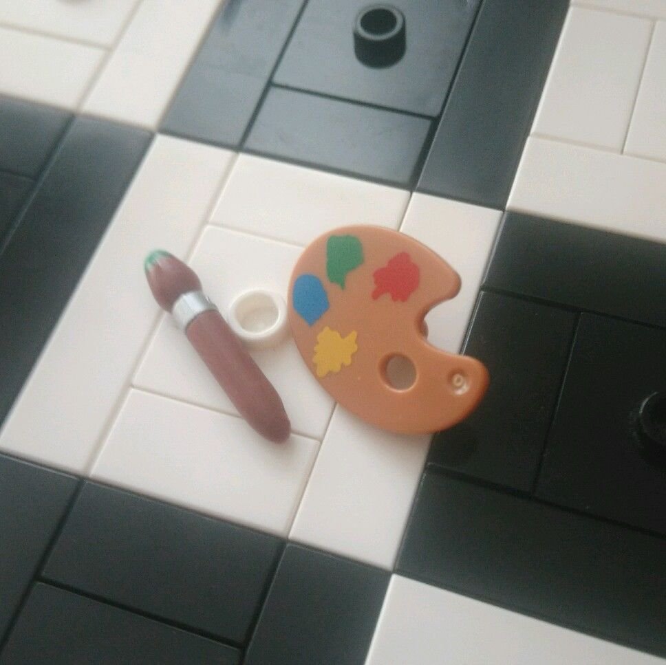 LEGO Artist Minifigure Paint Palette & Paintbrush Accessory