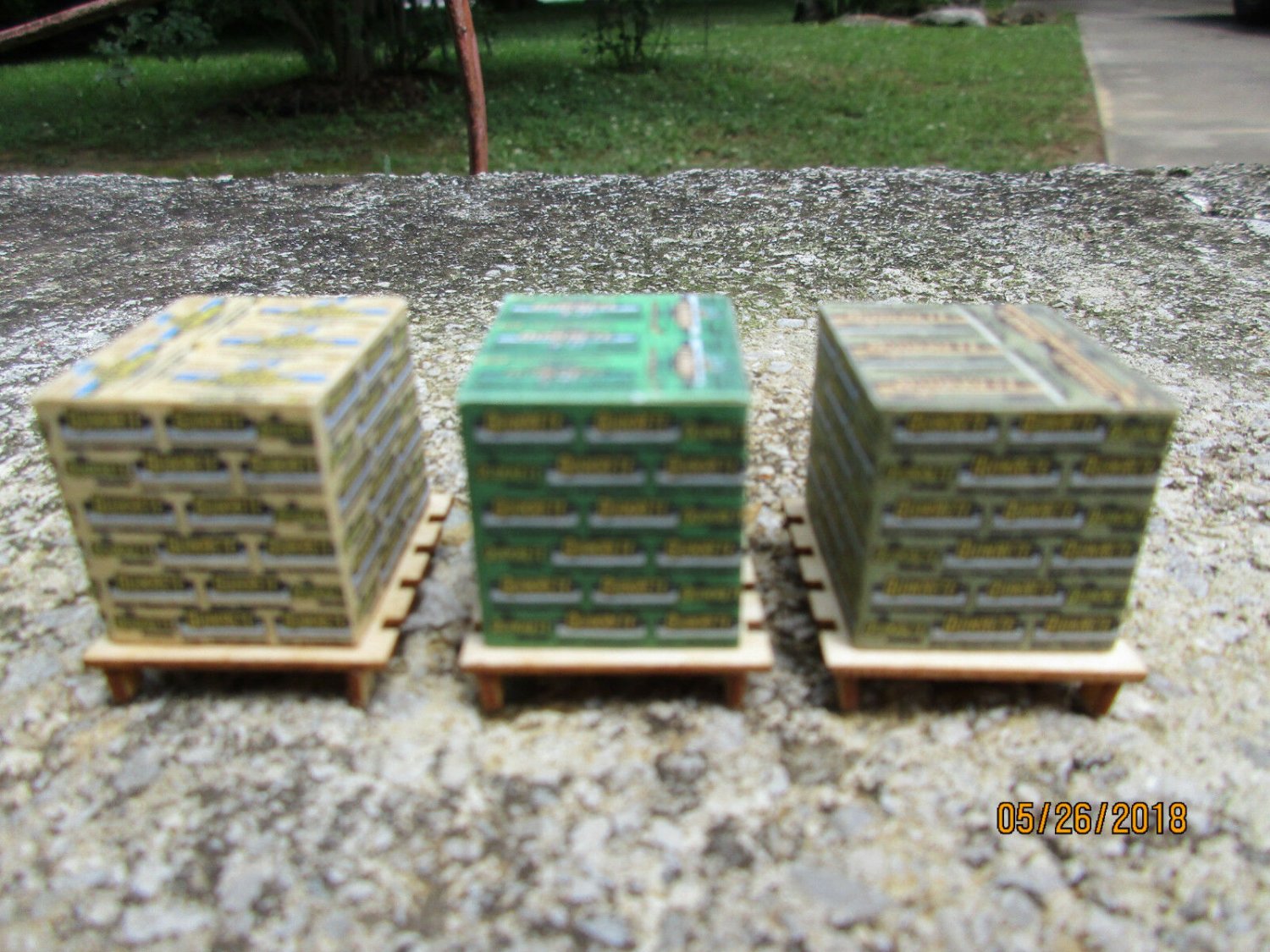 O scale pallet load of Quikrete sacks 1/48 set 3 Portland ,Stuco,resurfacer